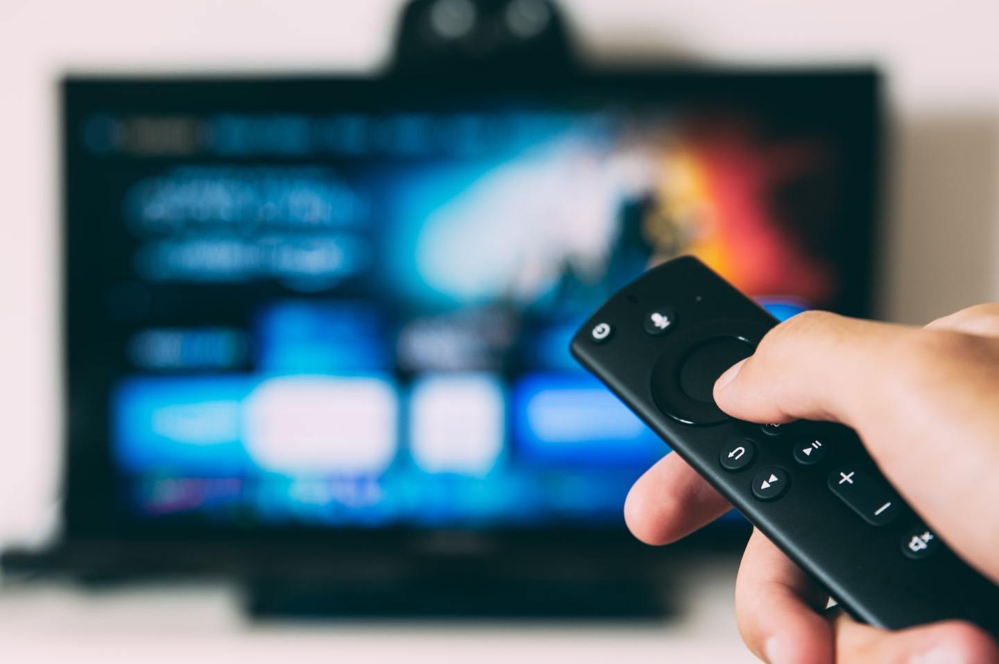 WHAT ARE THE 10 SHOWS WE’RE WATCHING NOW? – MOTEVENTURE